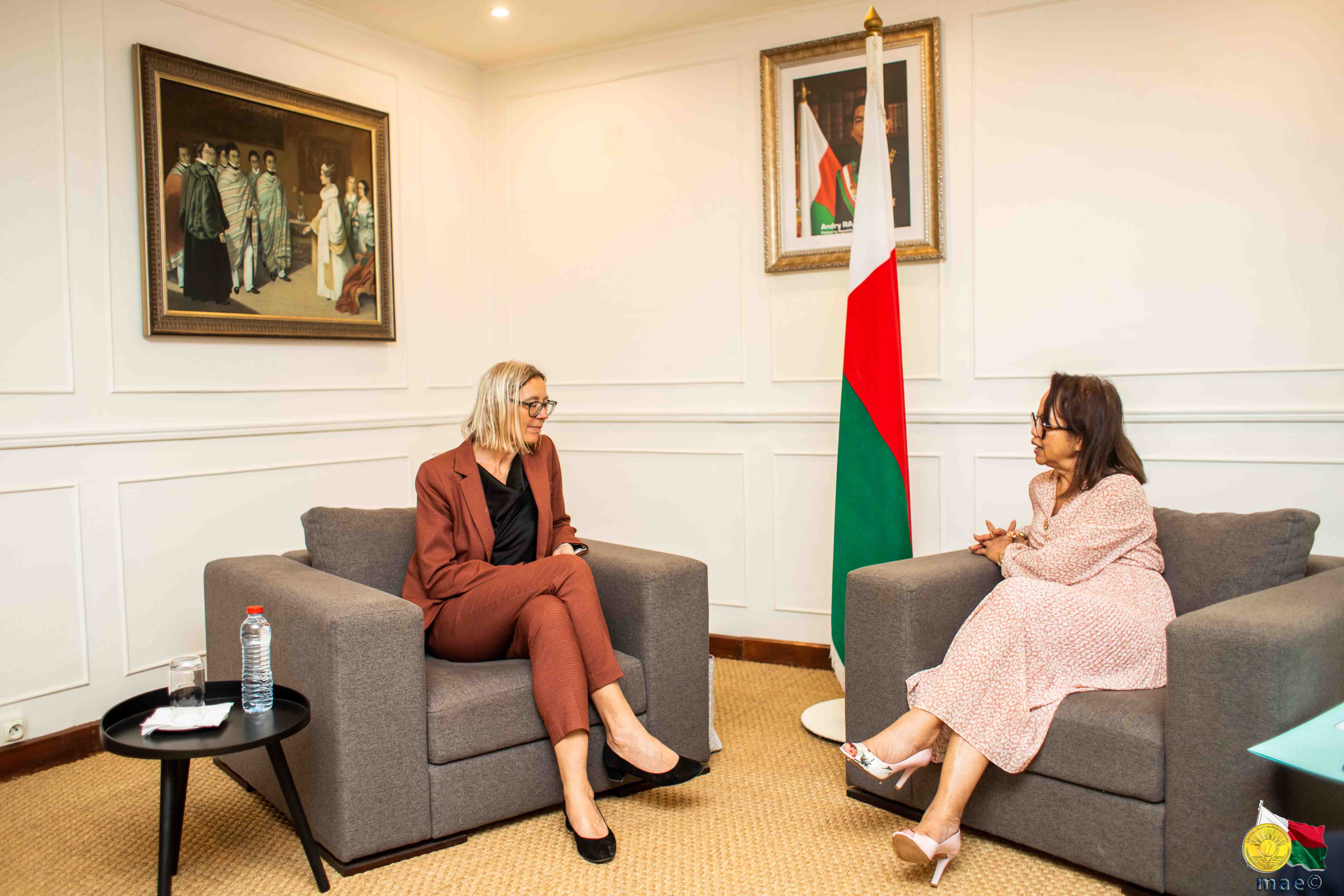 Visite de courtoisie de Madame Isabelle Delattre Burger, Ambassadrice ...